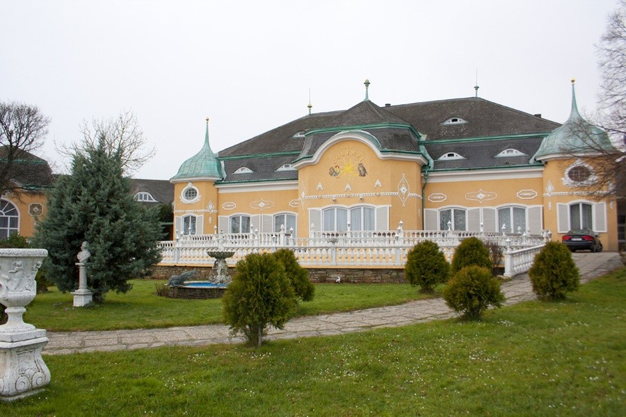 Schloss - Restaurant Cobenzl in Wien (Café, Restaurant, Gastronomie)